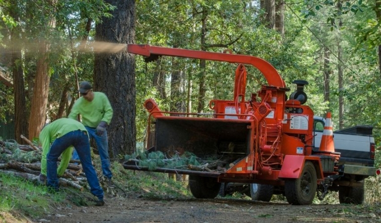 How to Use a Brush Chipper Old Time Farm Supply | Gonzales, LA